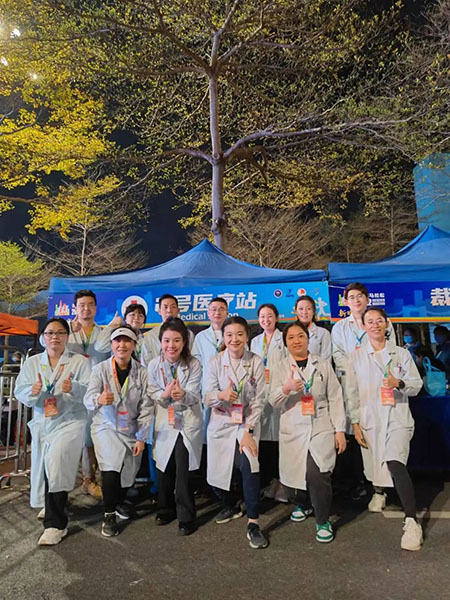 交卷！深圳“护跑天团”6小时救治2901人次，送院32人都平安！--我要看